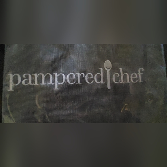 The Pampered Chef | Kitchen | Pampered Chef Apron Brand New | Poshmark